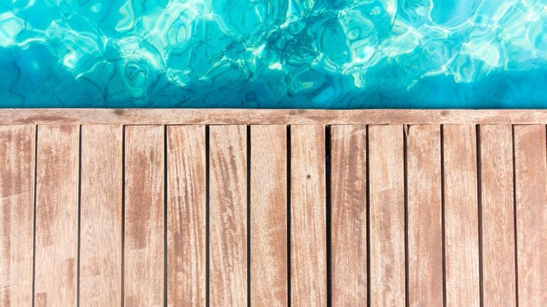 6 Creative Ways for Building a Deck Over a Pool