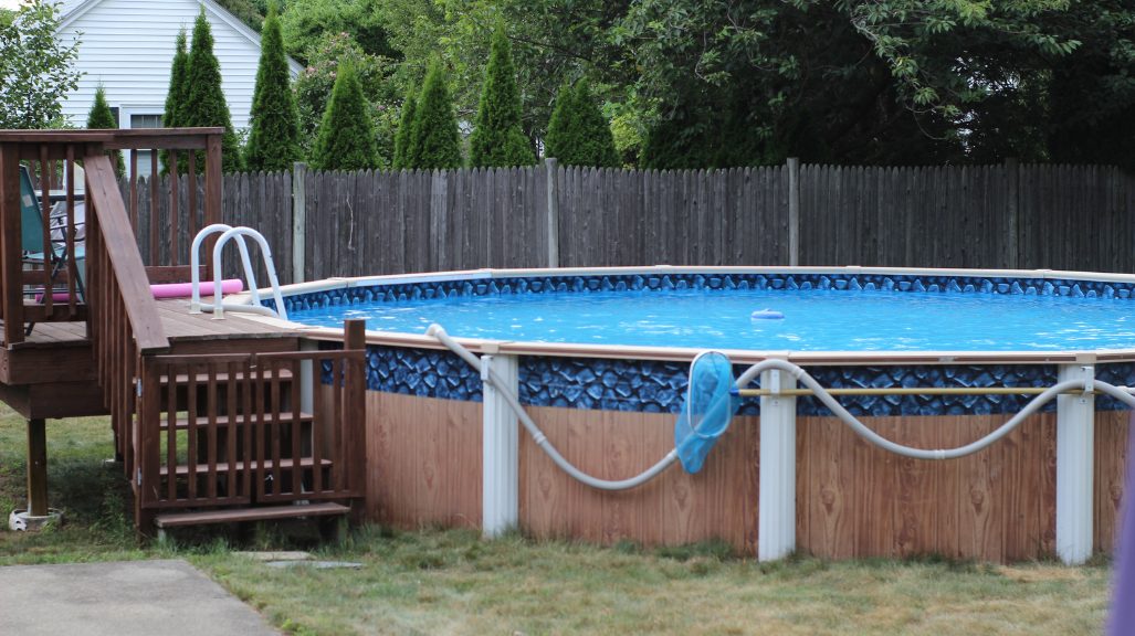 6 Creative Ways for Building a Deck Over a Pool