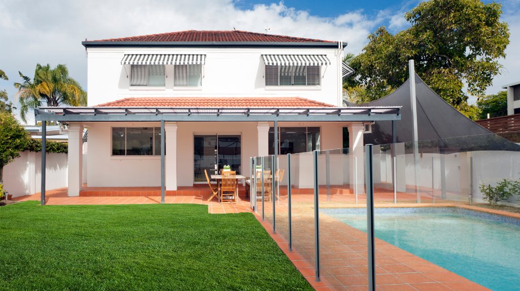 6 Creative Ways for Building a Deck Over a Pool